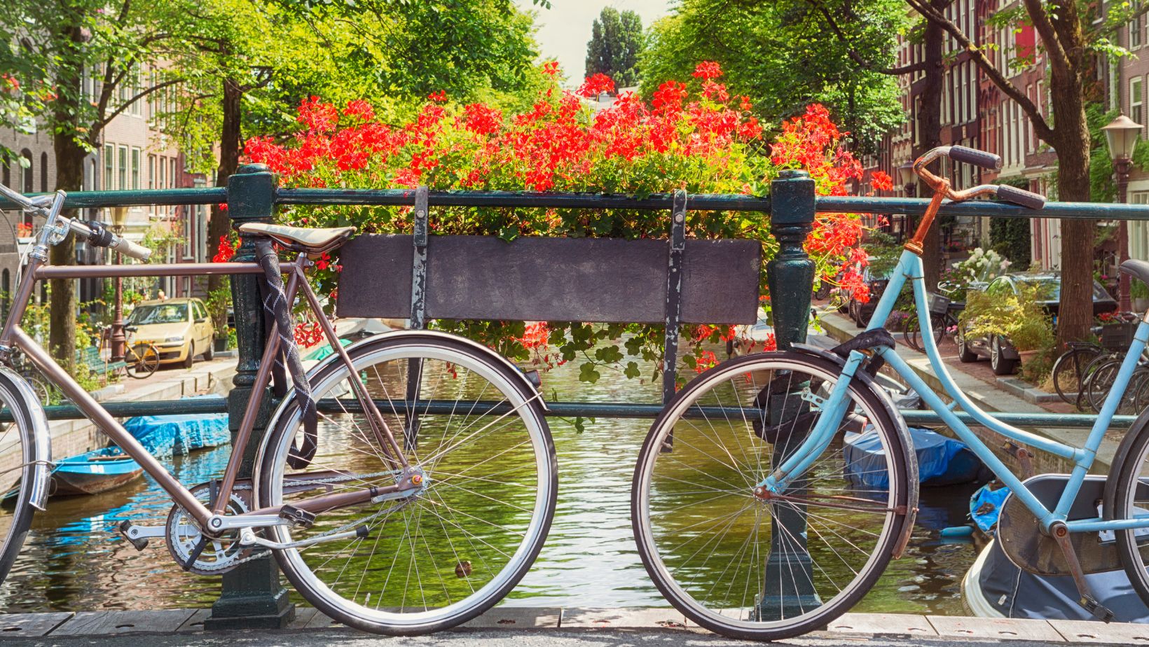 Brew and View: Discovering the City’s Secrets on a Beer Bike Amsterdam